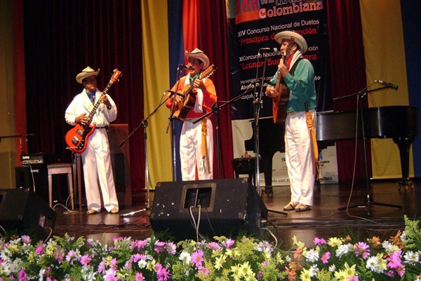 Salvavidas para la Coral Ciudad Musical - Don Tamalio